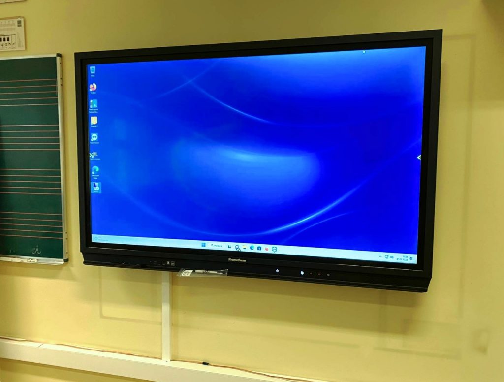 Computer vCloudPoint terminal laboratory at the School of Music in ...